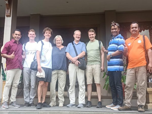 Java Borneo Bali Tour 14 Days - Flores Active Tours